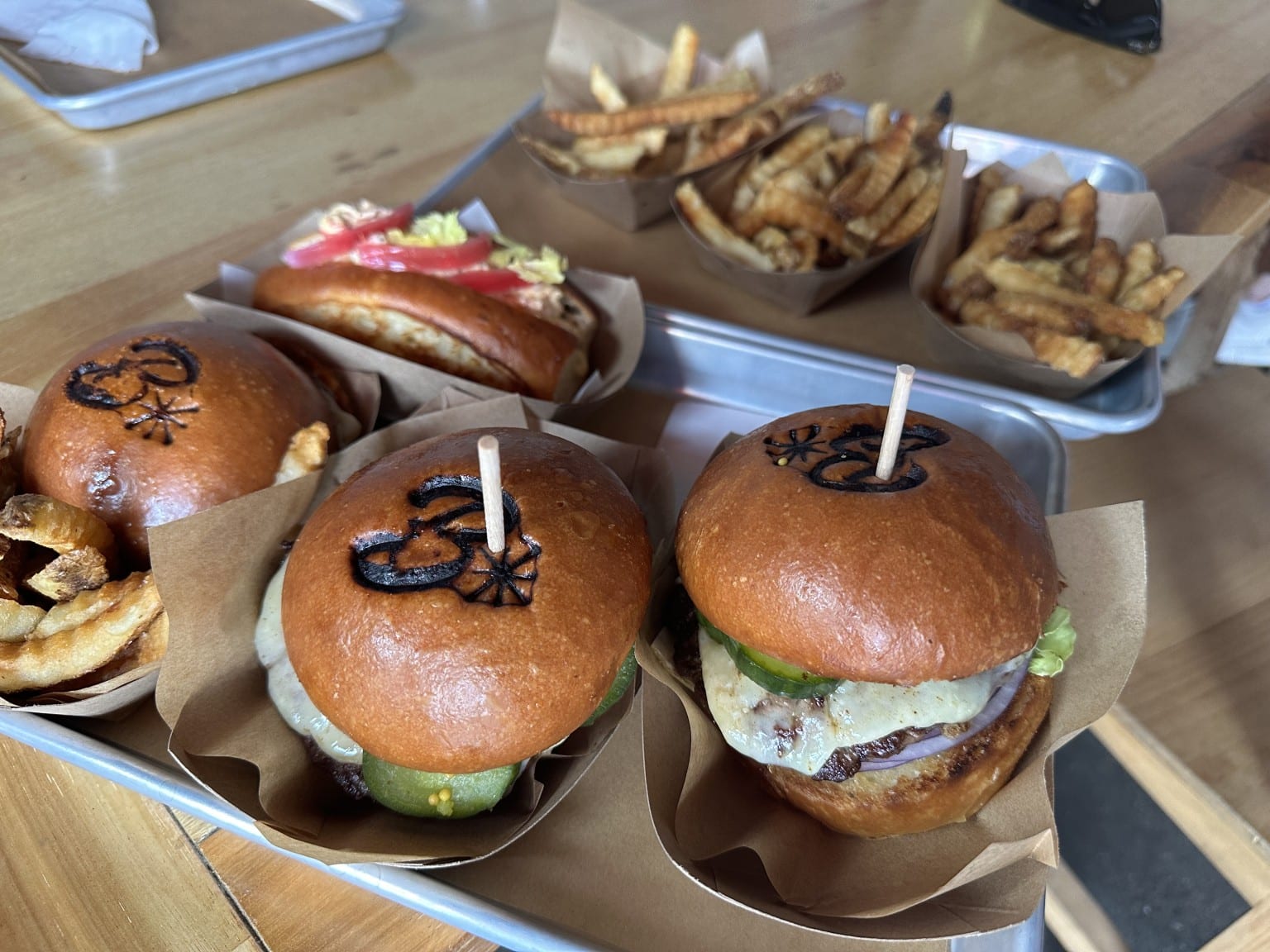 Burgers, Brew Bus and Bottles Spark Frenzy – Yountville Sun